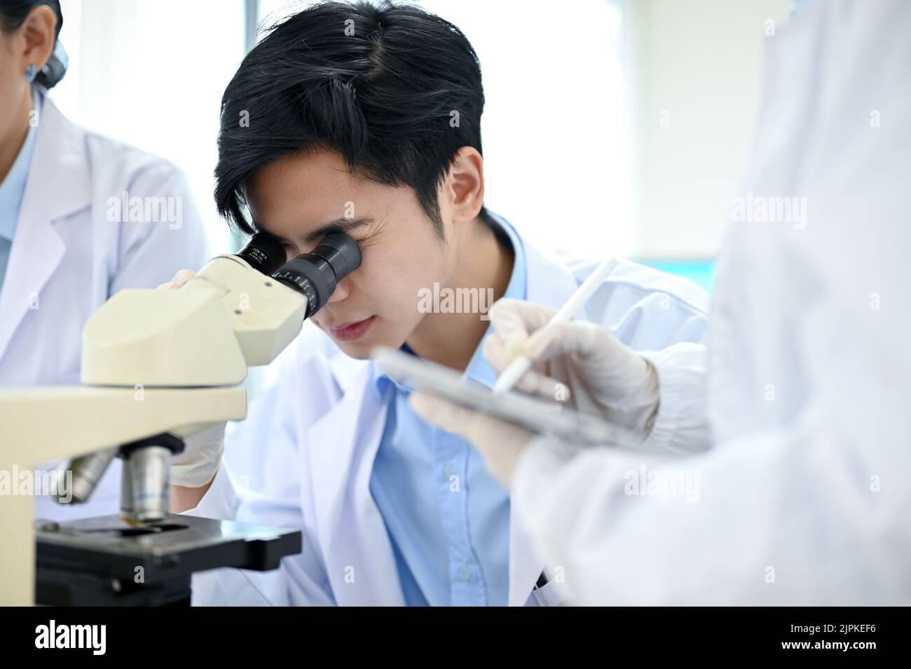 Forensic colleagues hi-res stock photography and images - Alamy