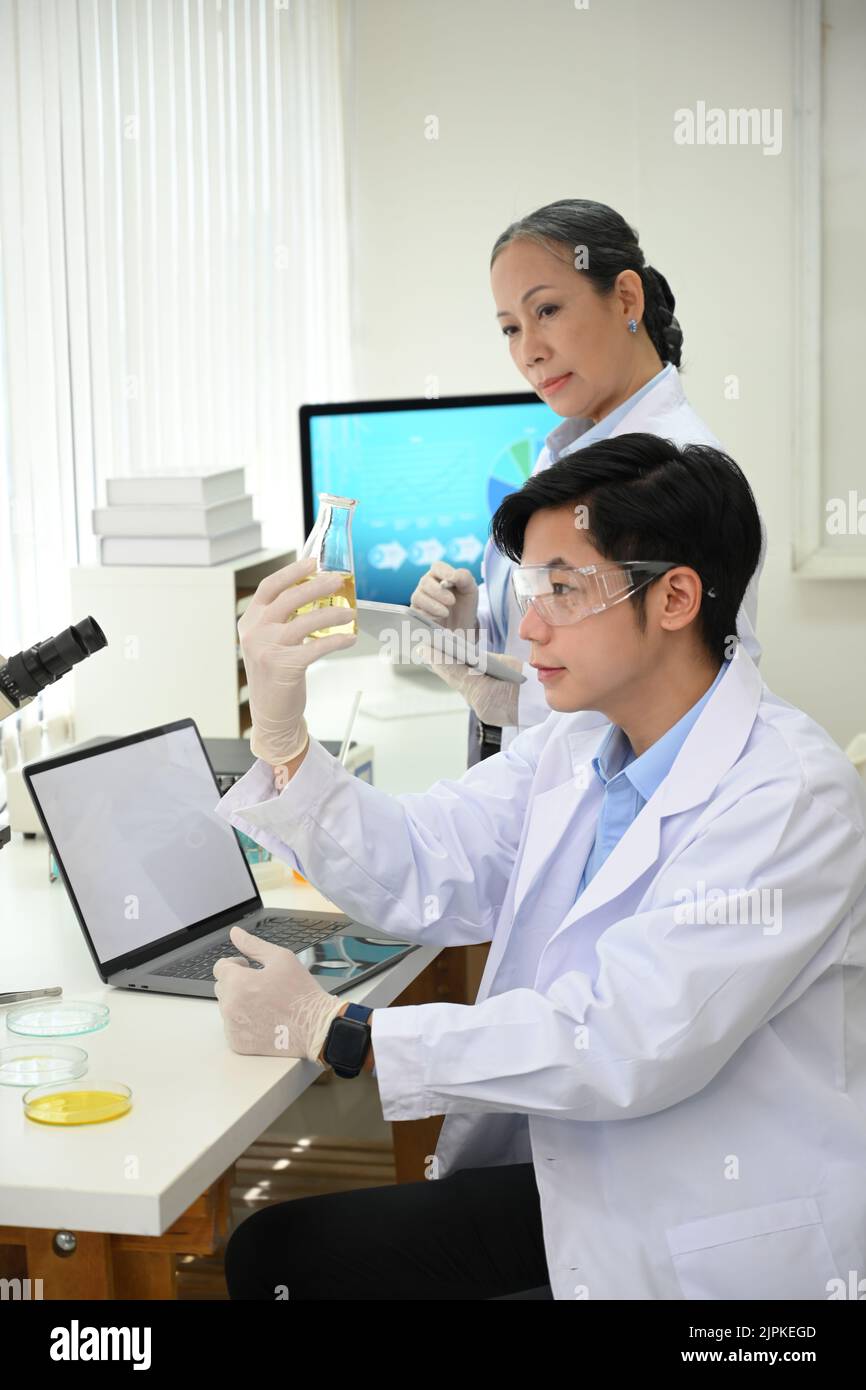 Lab pad hi-res stock photography and images - Alamy