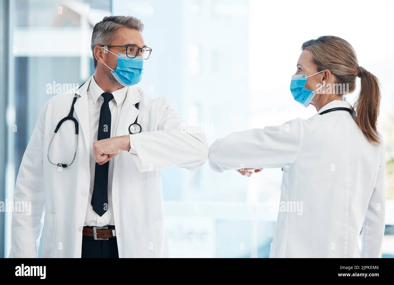Hospital mask wearing hi-res stock photography and images - Alamy