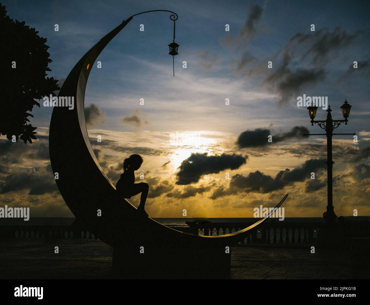 Moon statue hi-res stock photography and images - Alamy