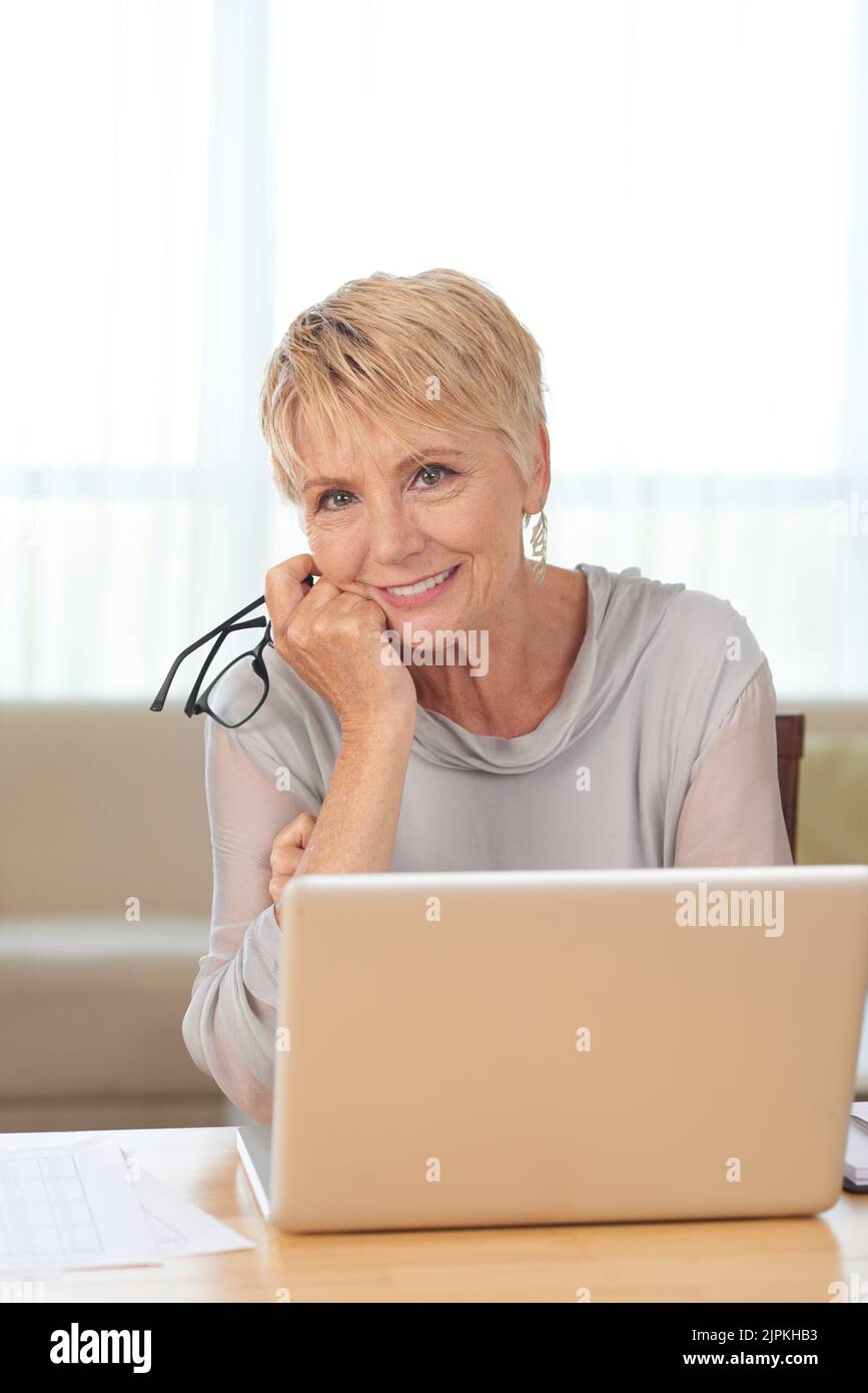 Lady experienced hi-res stock photography and images - Alamy