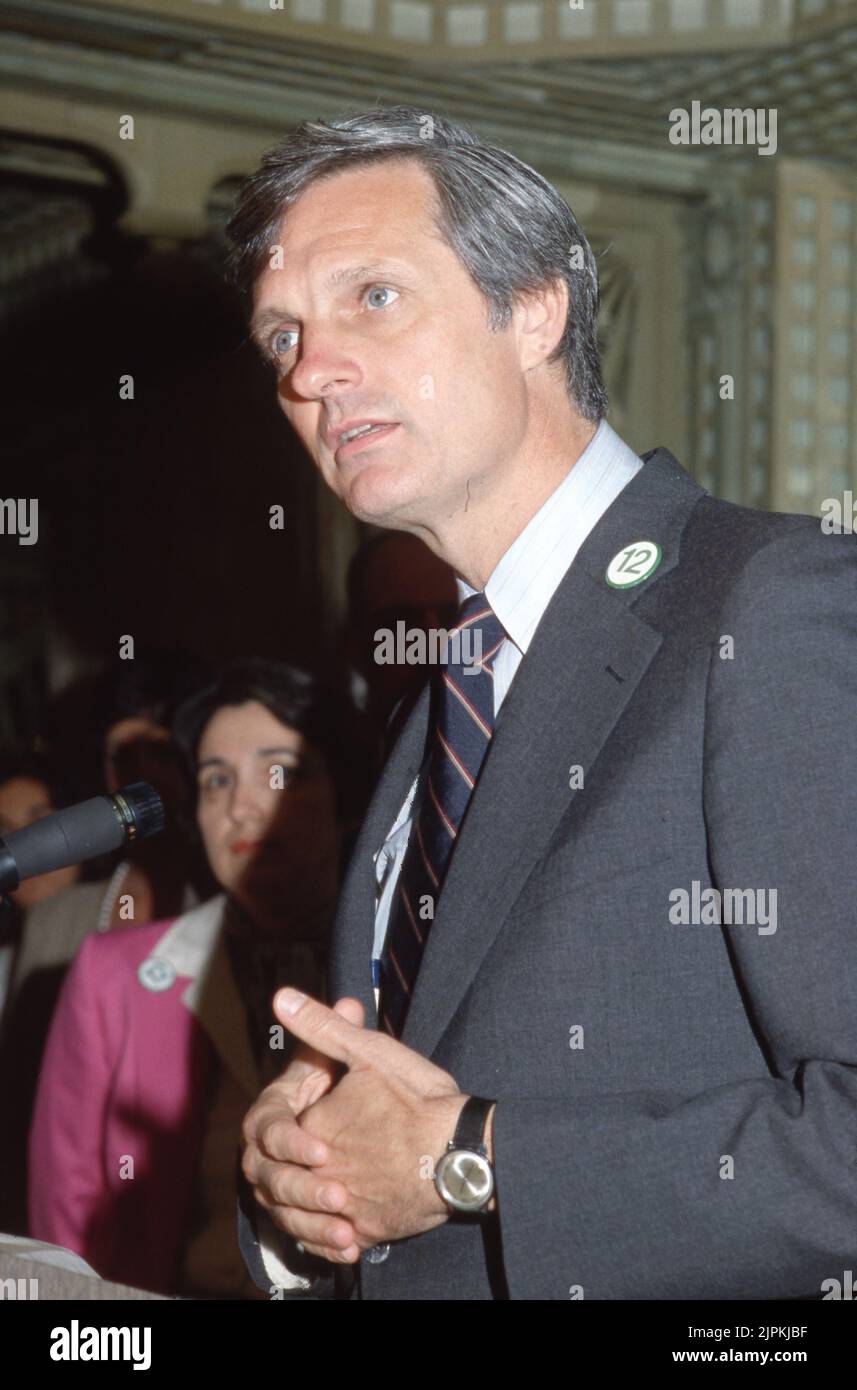 Alan Alda Circa 1980's Credit: Ralph Dominguez/MediaPunch Stock Photo ...
