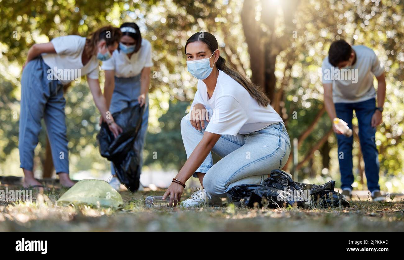 Group young doing cleaning hi-res stock photography and images - Alamy
