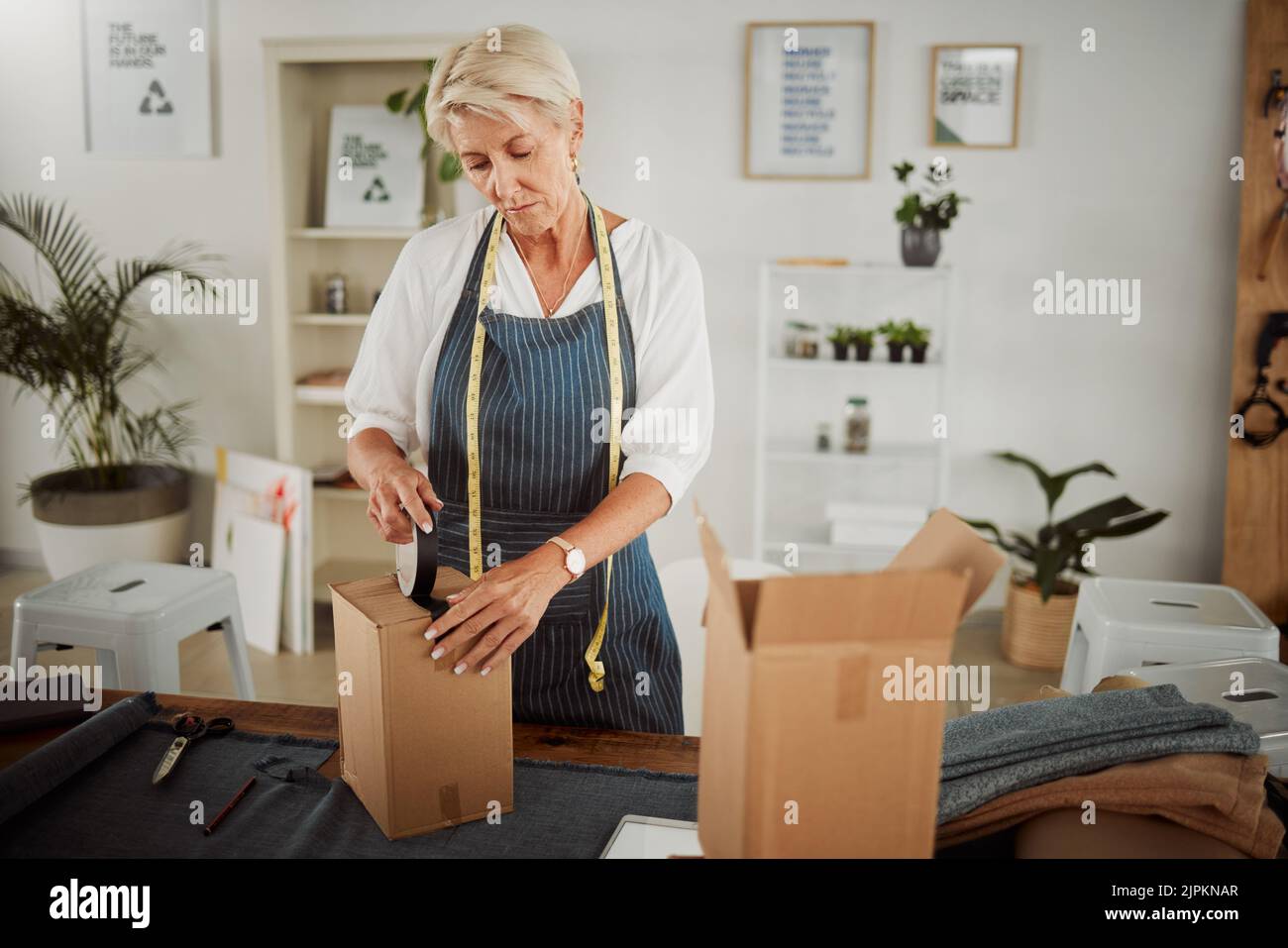 . Packing box, closing package and parcel for fashion delivery, selling ...