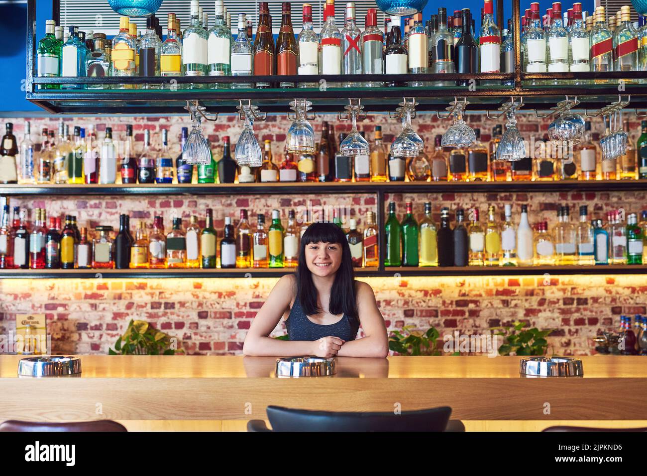 Waitress behind counter hi-res stock photography and images - Alamy