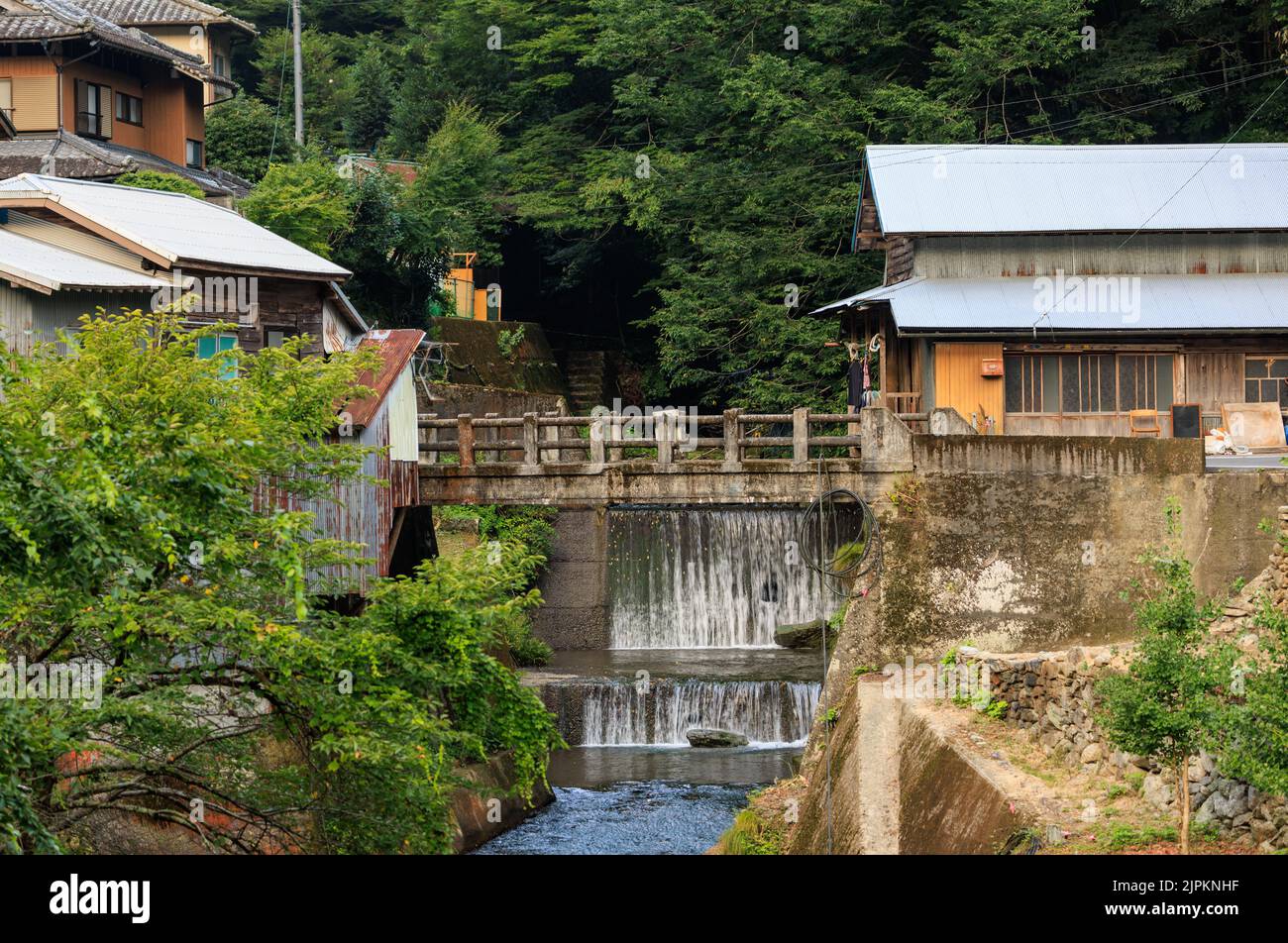 Japanese house exterior hi-res stock photography and images - Alamy