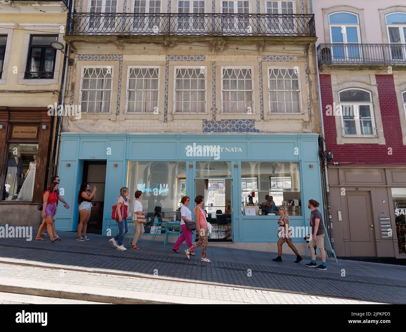 Colourful shop on a hill in Porto selling Pasteis de Nata or Egg ...