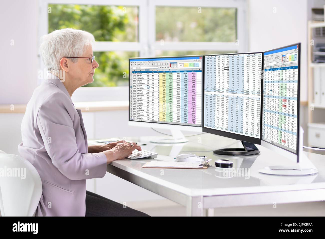 Elderly coding hi-res stock photography and images - Alamy