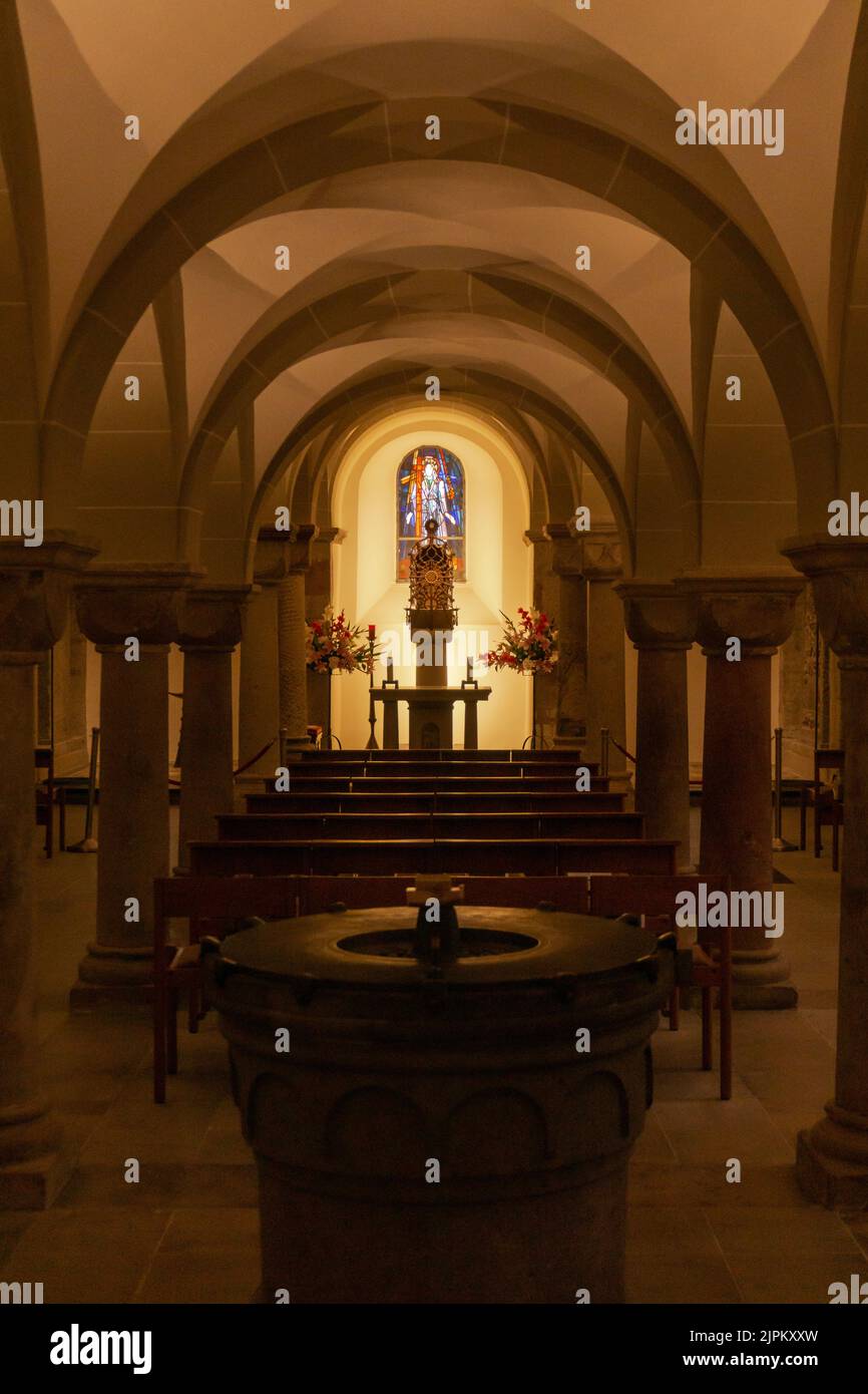 Crypt church hi-res stock photography and images - Alamy