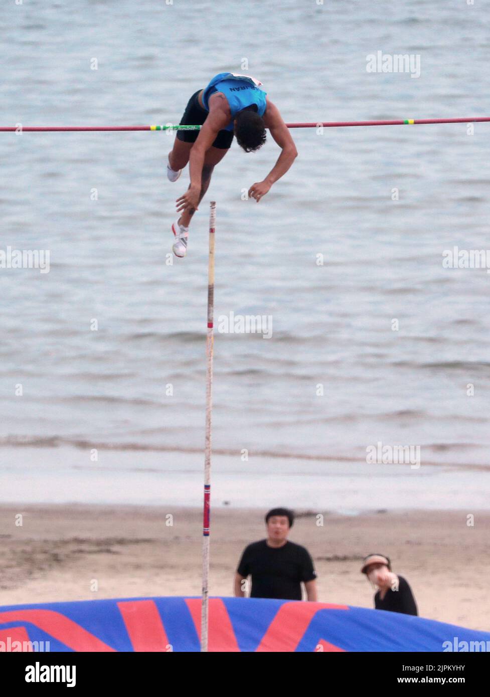19th Aug, 2022. Int'l pole vault contest A junior contestant jumps over ...
