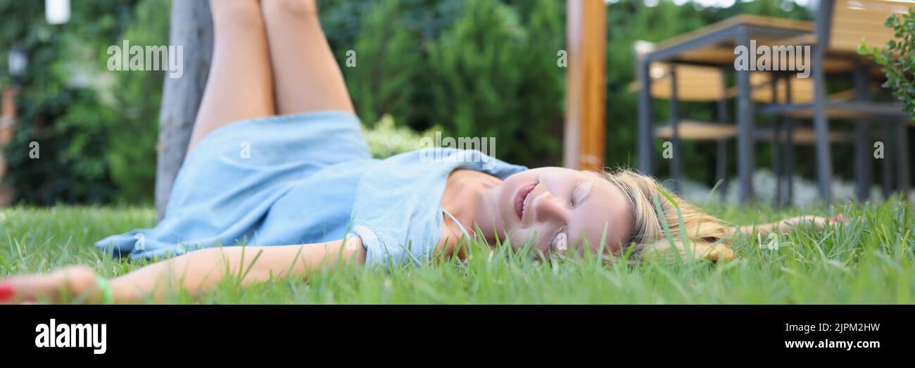 Woman nap grass hi-res stock photography and images - Alamy