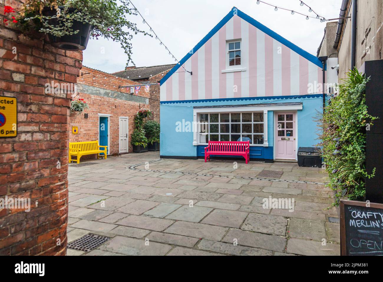 Aquaintance hi-res stock photography and images - Alamy