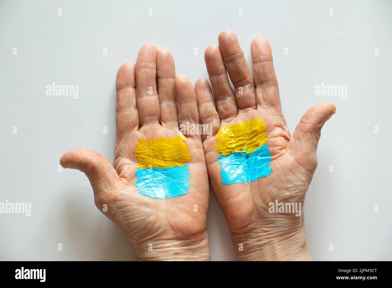Hand gesture victory flag russia hi-res stock photography and images ...