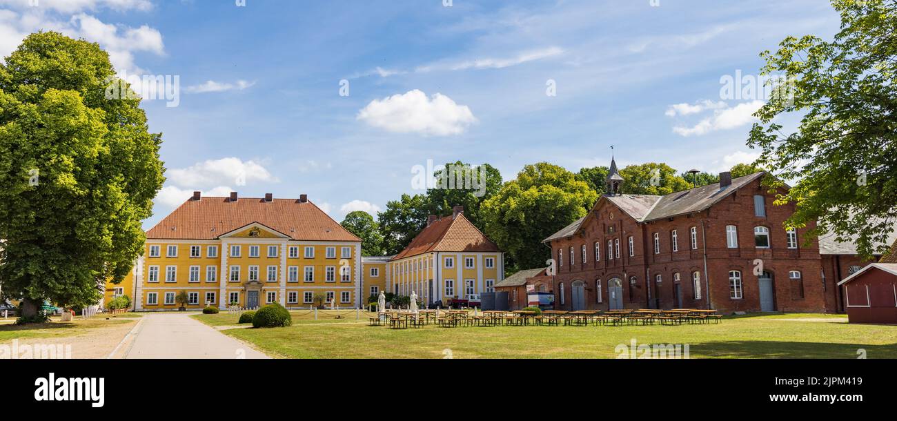 Wotersen schloss hi-res stock photography and images - Alamy
