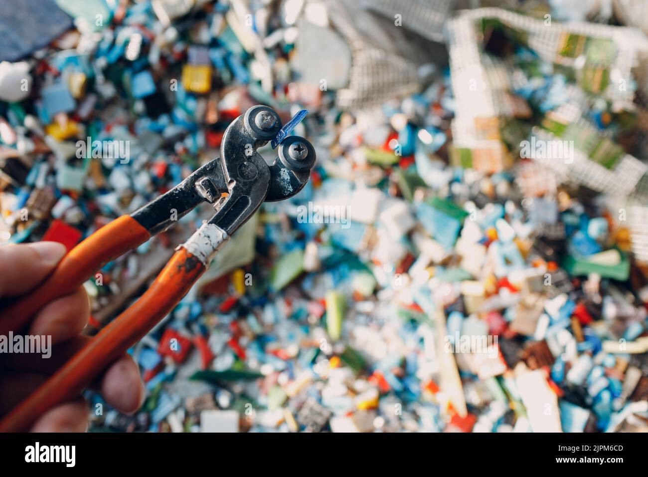 Craftsman cutter nipper tool for cutting smalt glass for making mosaic ...