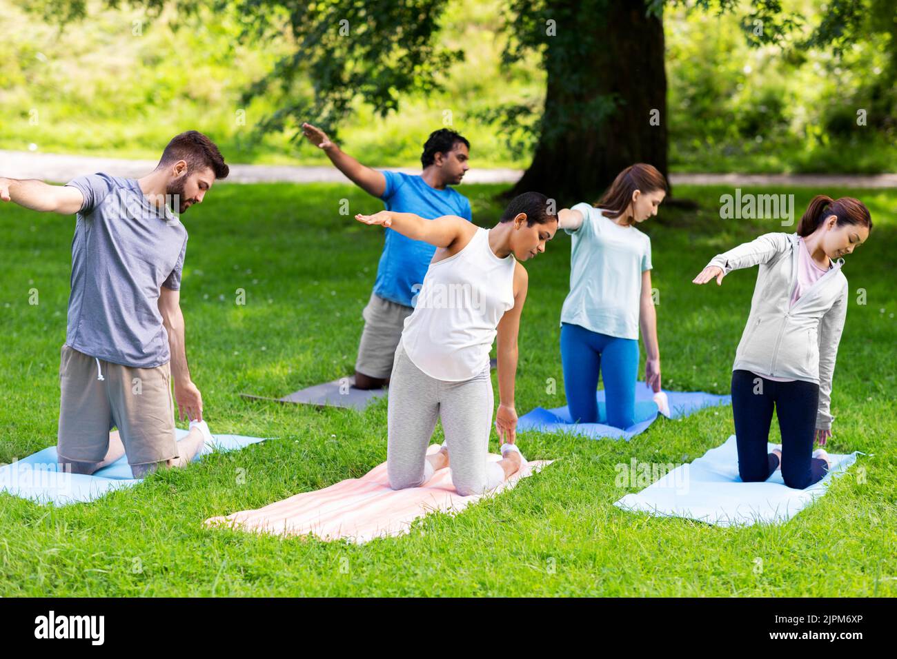 Backbend group hi-res stock photography and images - Alamy