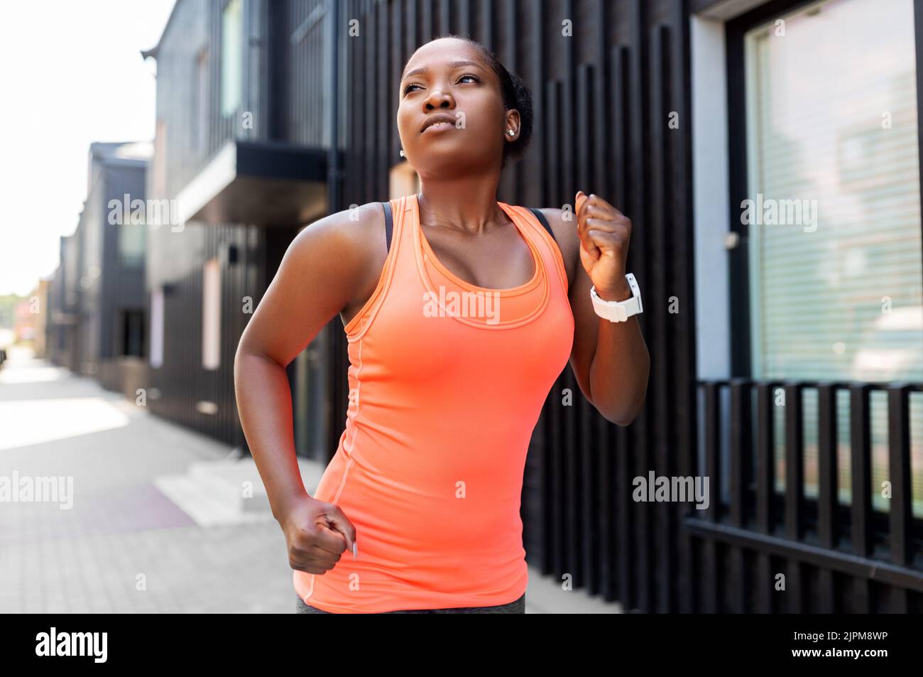 Black woman athlete in city hi-res stock photography and images - Alamy