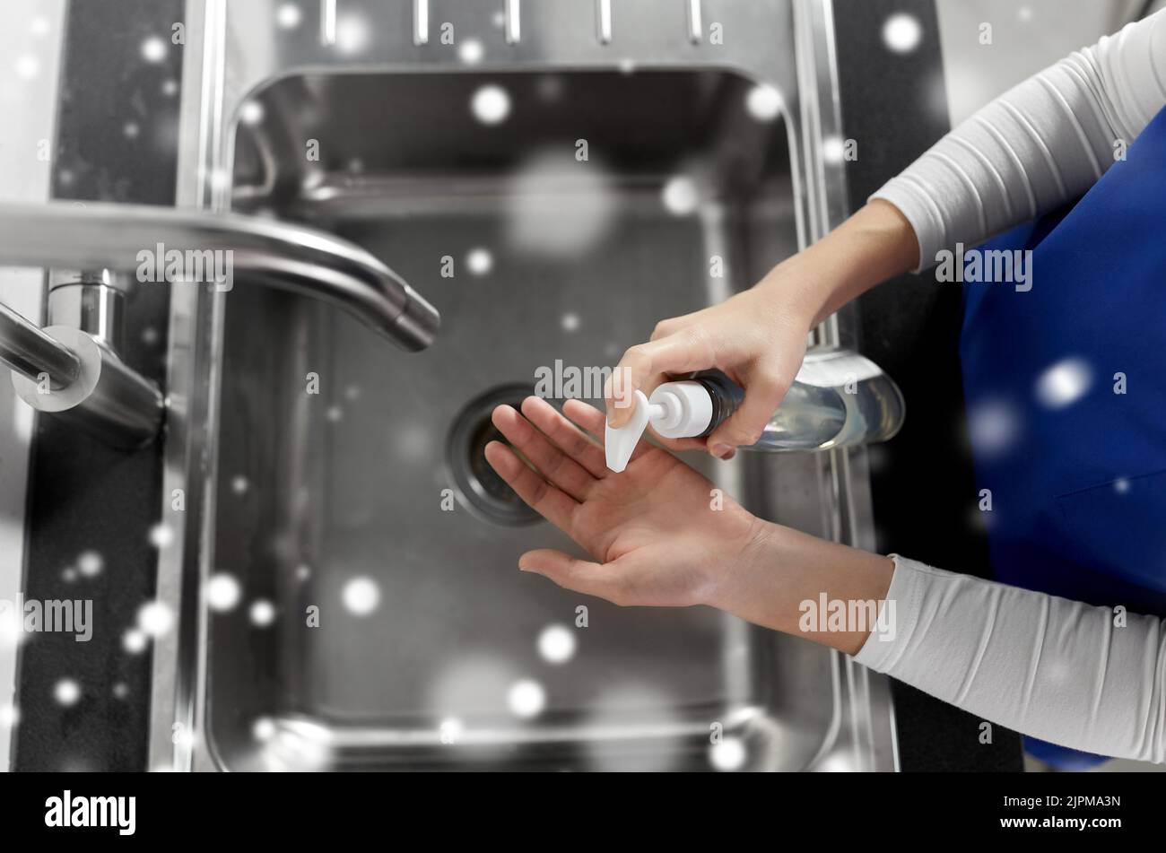 Medicine bottle liquid sink hi-res stock photography and images - Alamy
