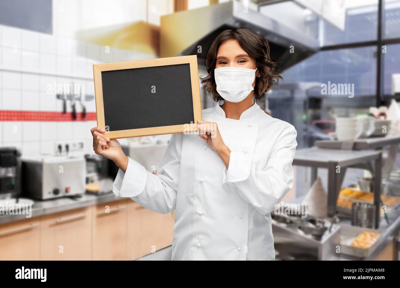 Kitchen worker safety hi-res stock photography and images - Alamy