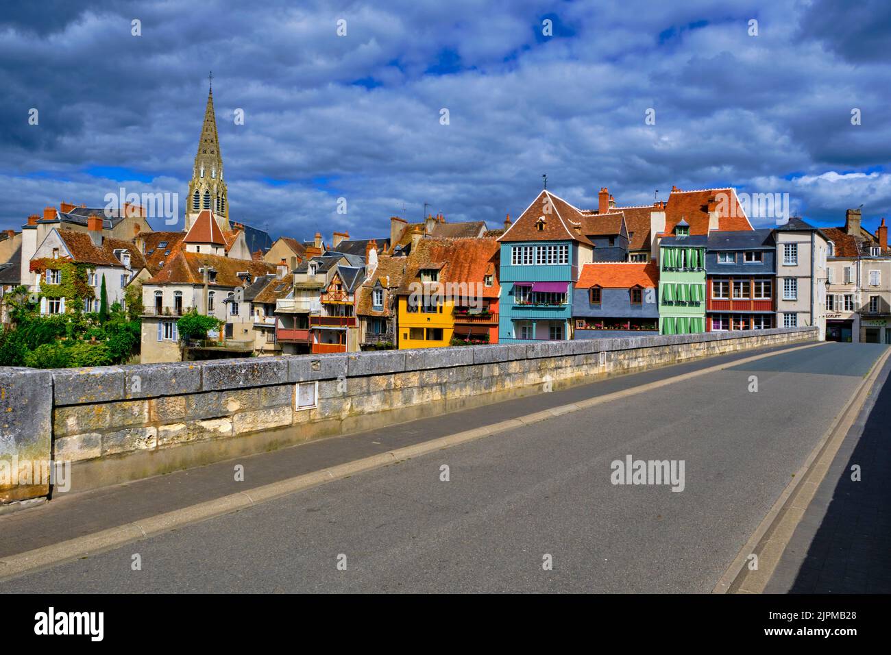 France, Indre (36), Argenton-sur-Creuse, old houses on the river bank ...