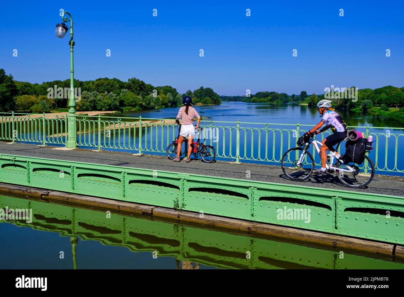 France, Loiret (45), Briare, Briare canal bridge built by Gustave ...