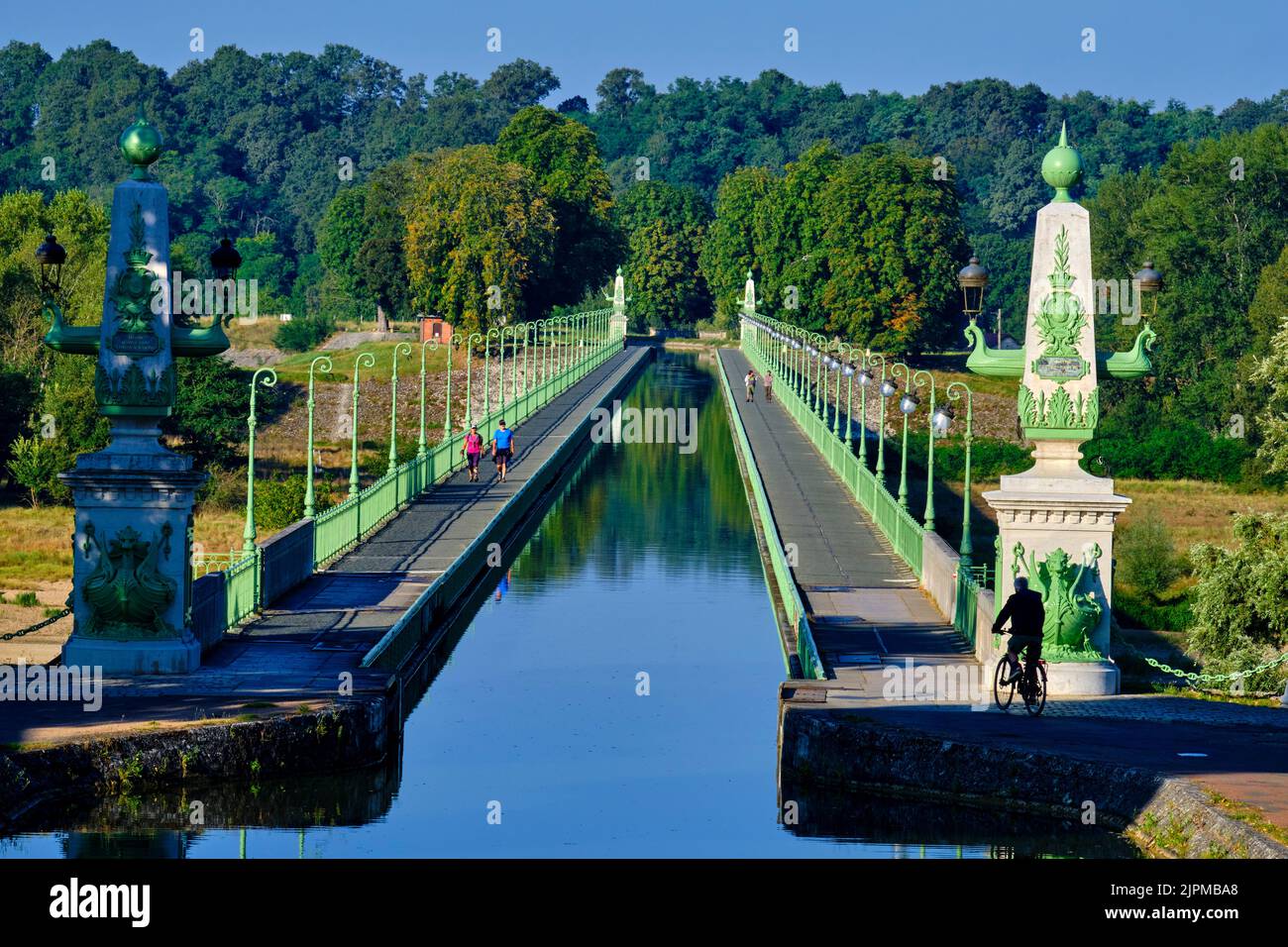 France, Loiret (45), Briare, Briare canal bridge built by Gustave ...