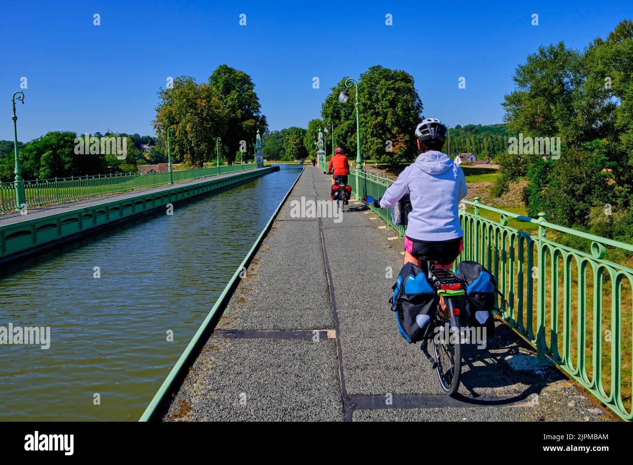 France, Loiret (45), Briare, Briare canal bridge built by Gustave ...