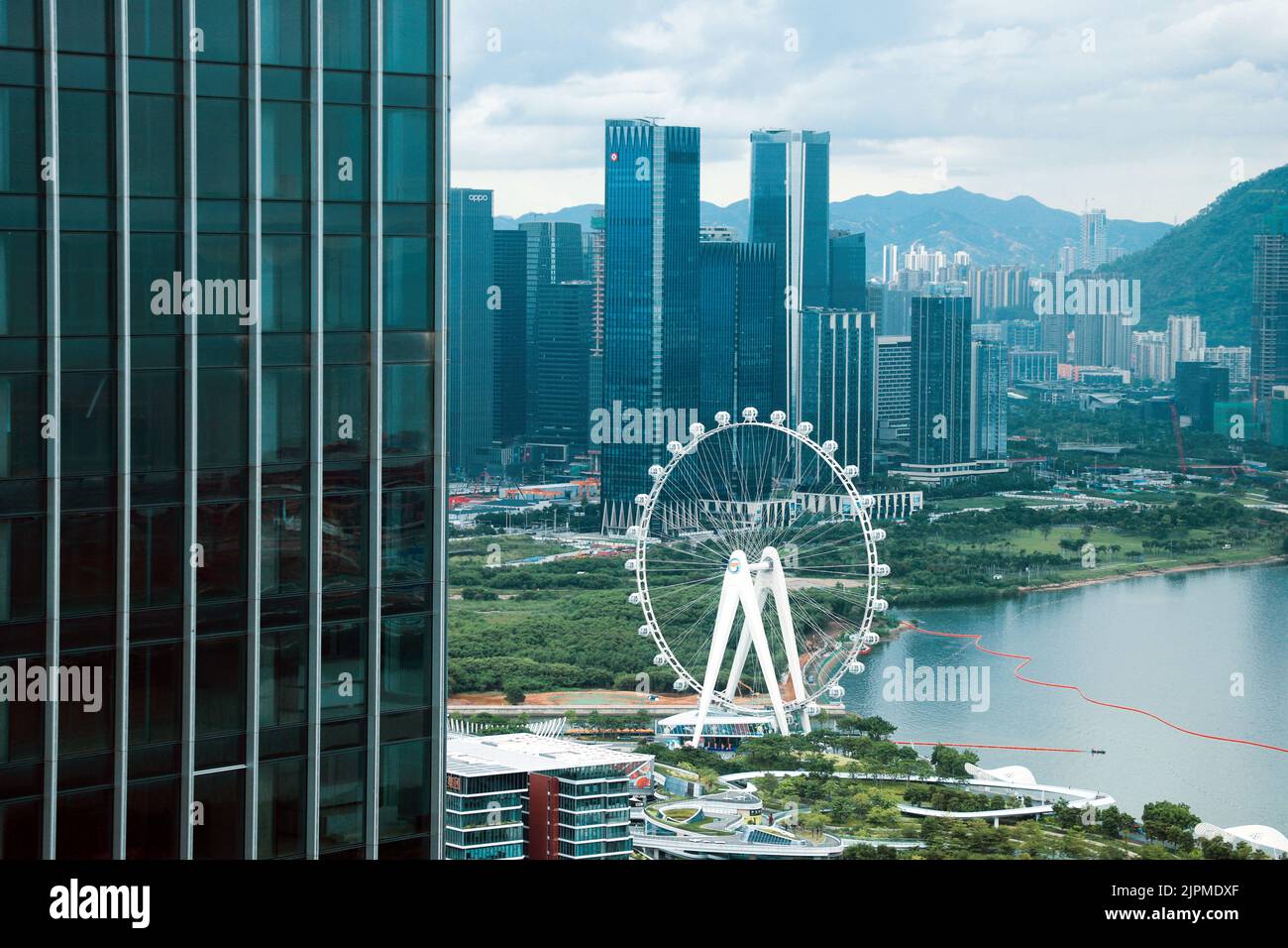 SHENZHEN, CHINA- AUGUST 19, 2022 - The Shenzhen "Bay Area Light" Ferris ...