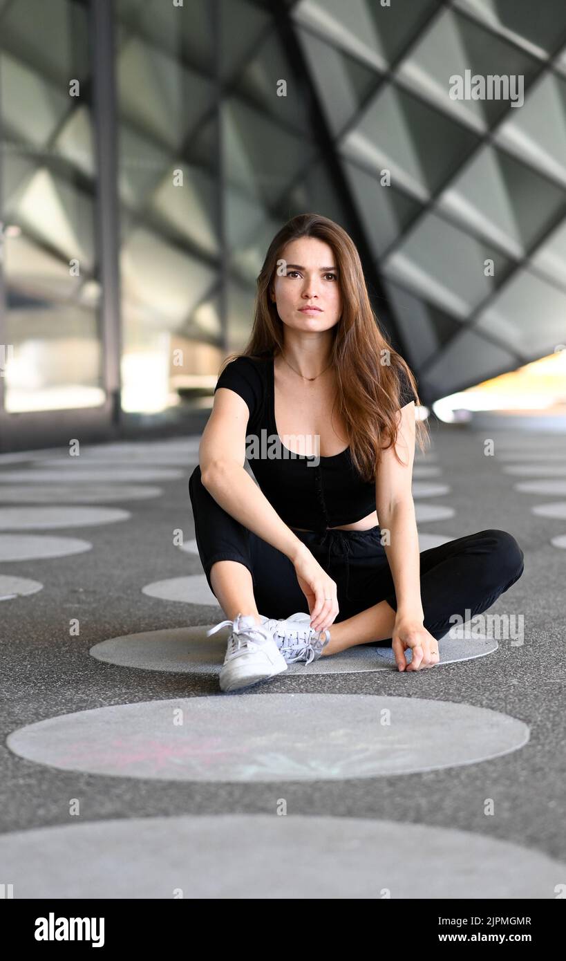 PRODUCTION - 10 August 2022, Berlin: Actress Zoe Moore at an exclusive ...