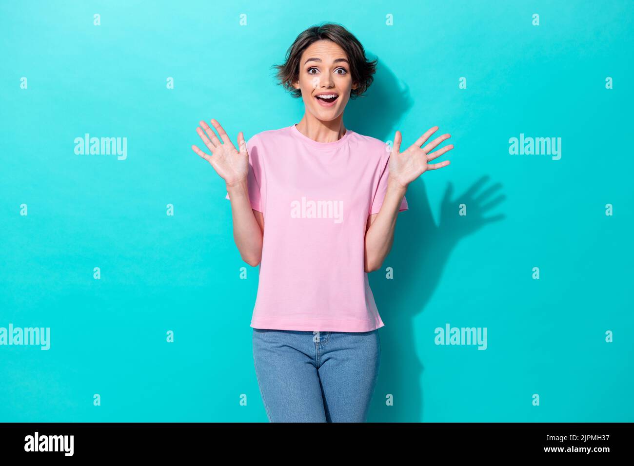 Portrait photo of young attractive pretty girl shocked surprise ...