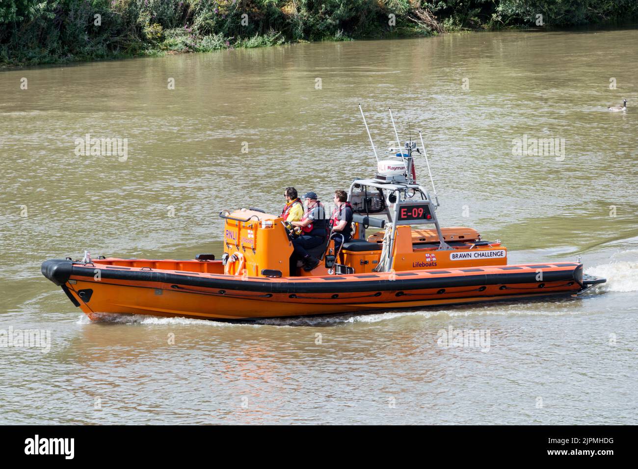 RNLI Brawn Challenge inflatable and crew on a shout from Chiswick ...