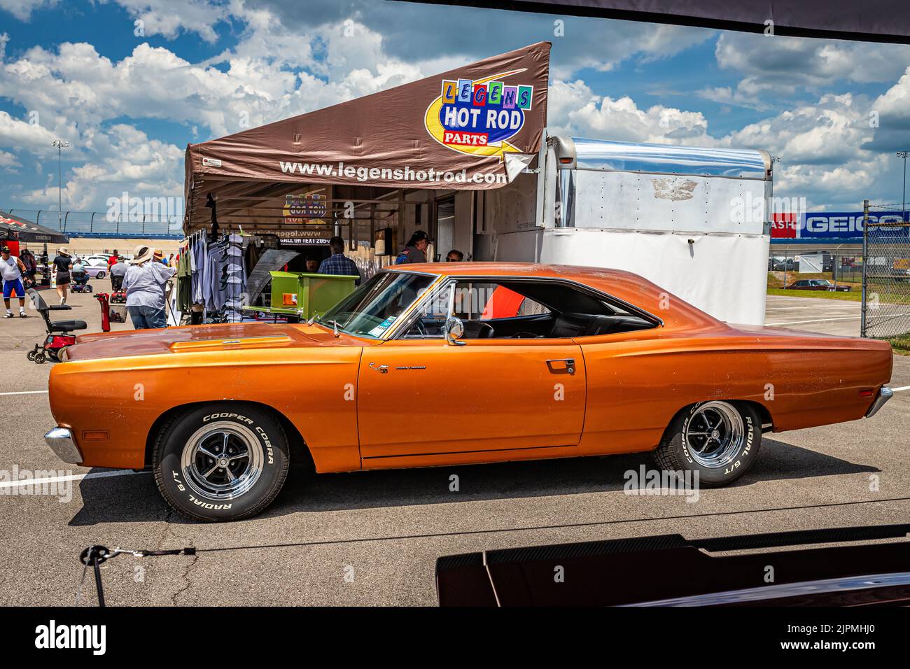 Plymouth Road Runner Side View Plymouth Road Runner (2) | Side View Of