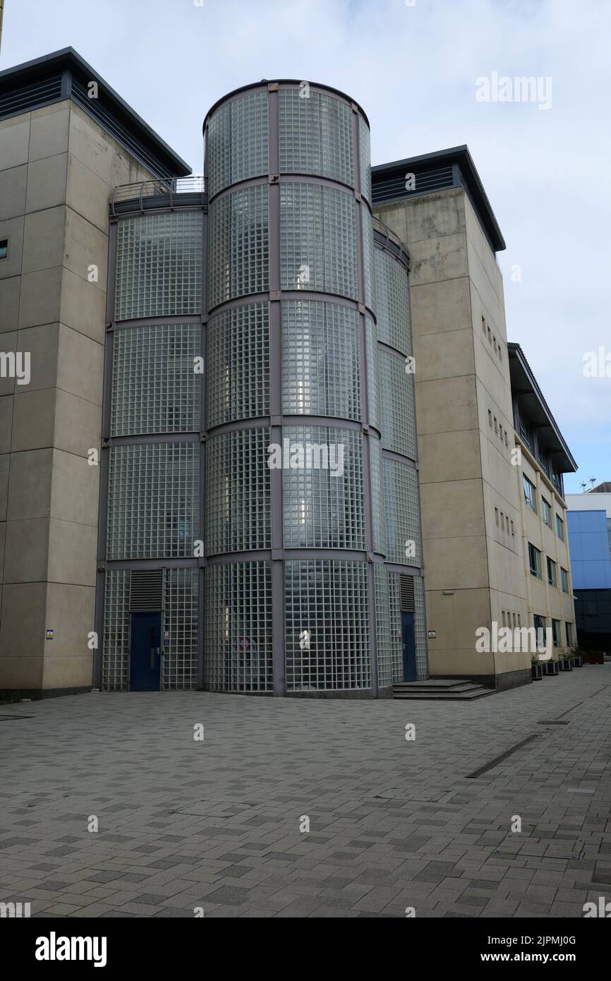 Glass enterance hi-res stock photography and images - Alamy