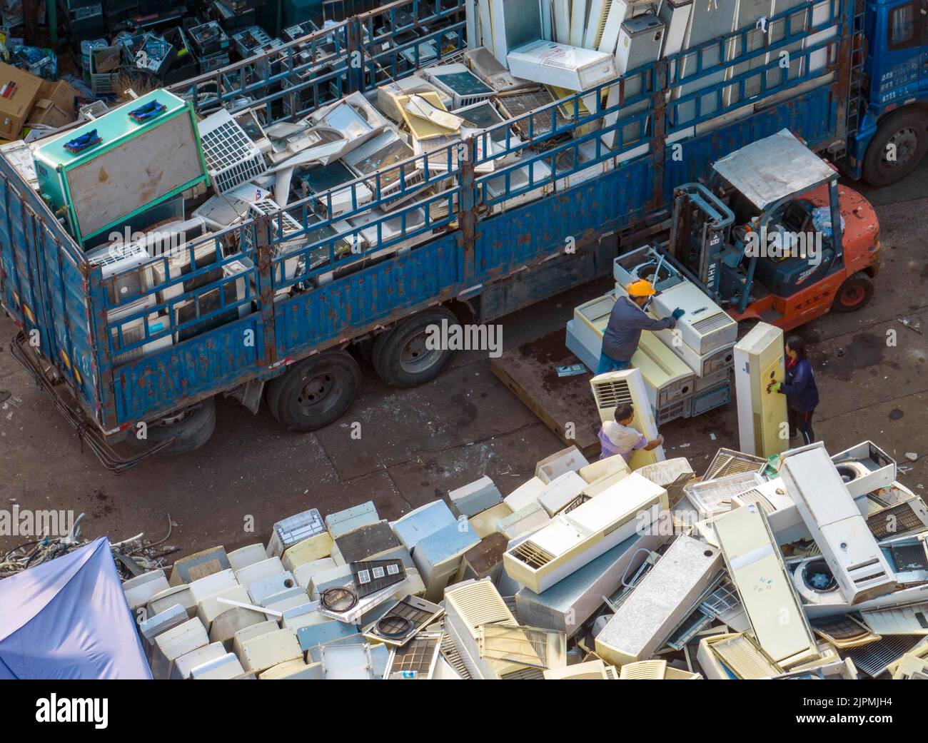 HUAI'AN, CHINA - AUGUST 18, 2022 - Workers sort recycled home ...