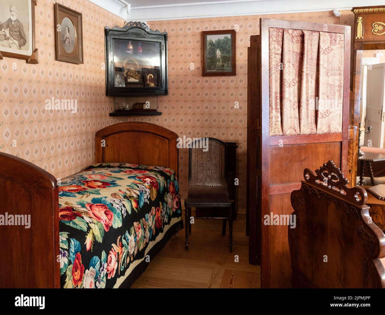 Muranovo, Russia - August 7, 2022: bedroom in manor house in Museum ...