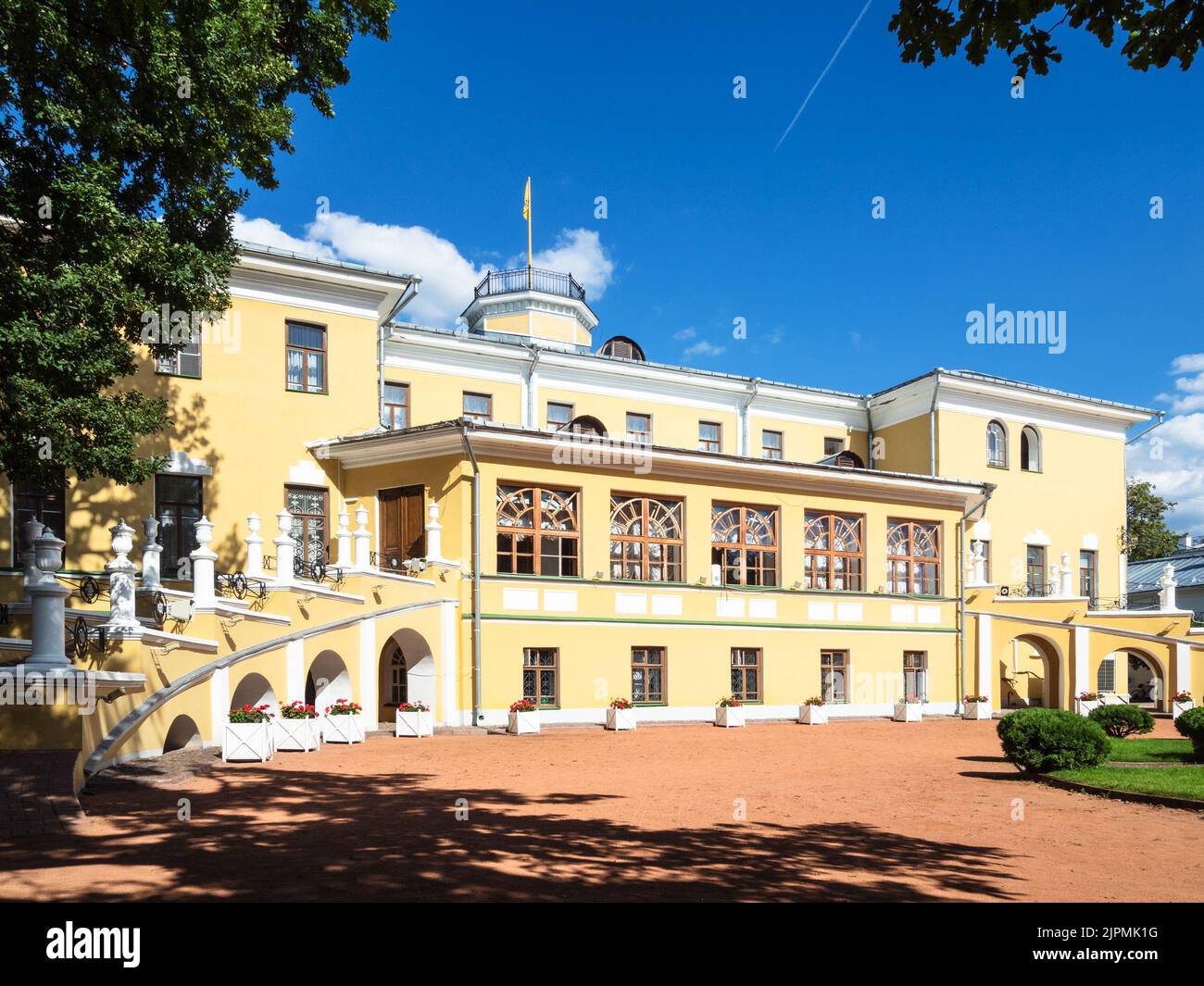 Yaroslavl governor house hi-res stock photography and images - Alamy