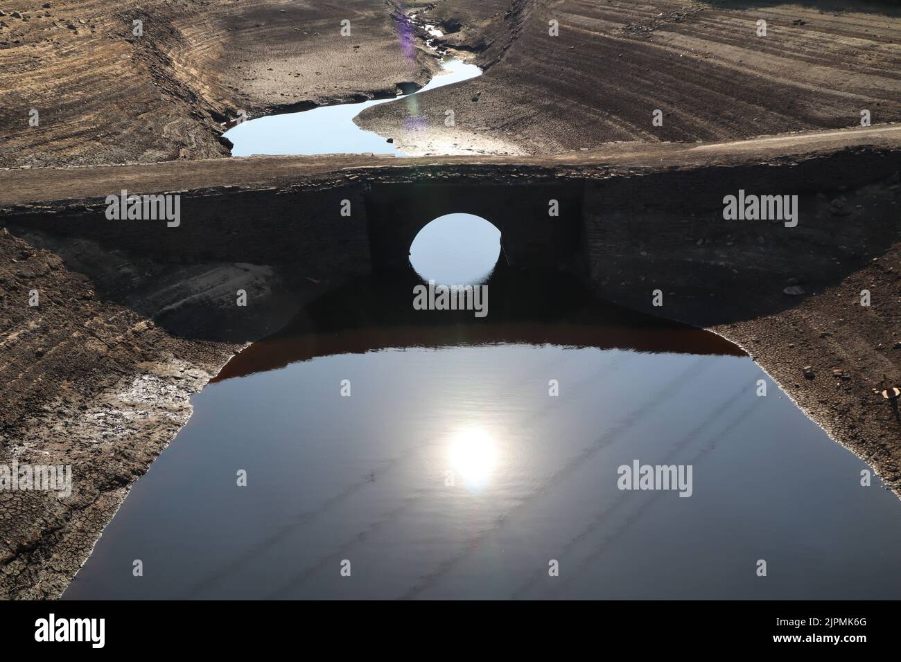 Baitings yorkshire water reservoir hi-res stock photography and images ...
