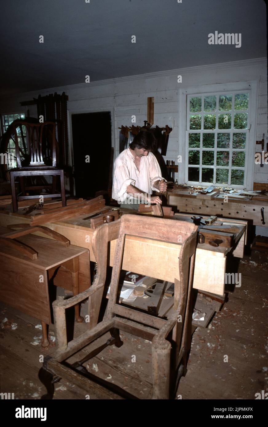 Barrel makers colonial hi-res stock photography and images - Alamy