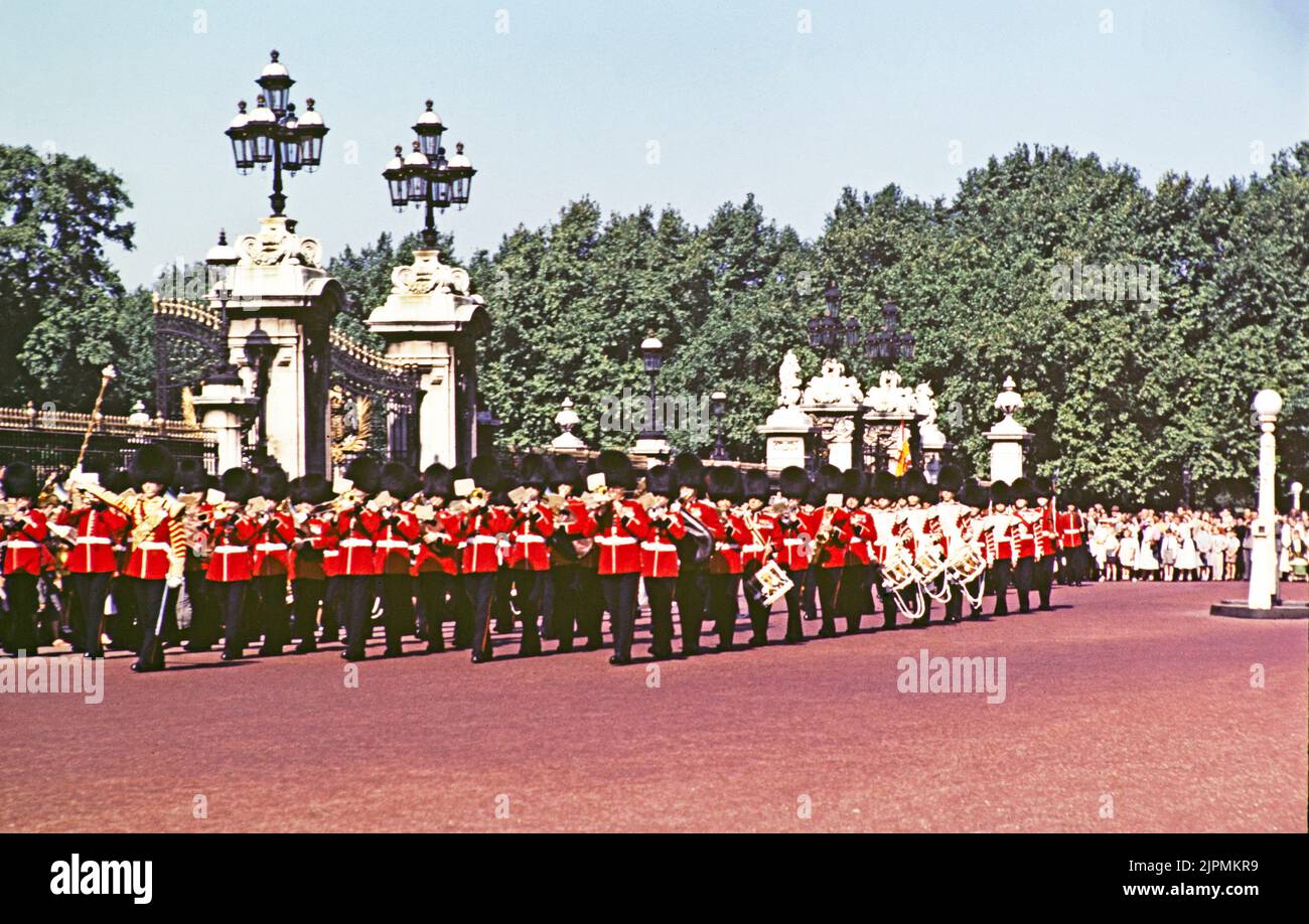 1950s marching military hi-res stock photography and images - Alamy