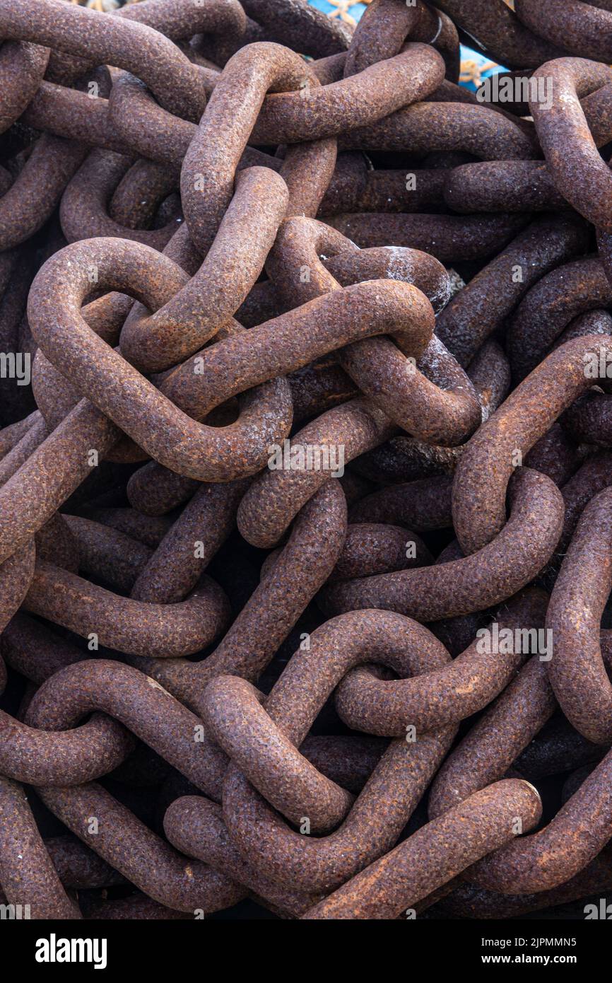 rusty iron chain Stock Photo - Alamy