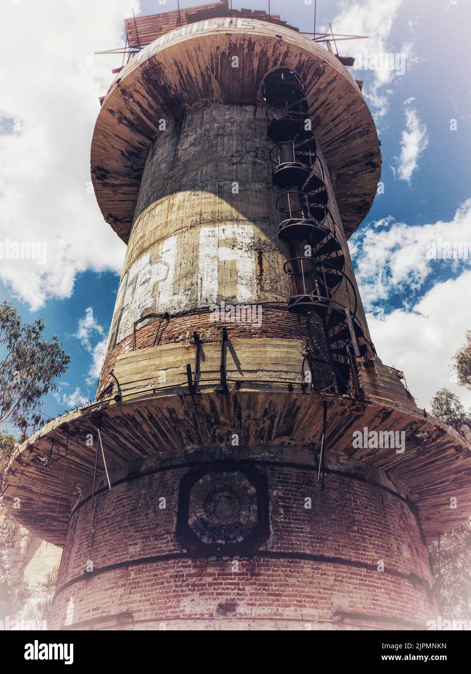 Abandoned industrial building art hi-res stock photography and images ...