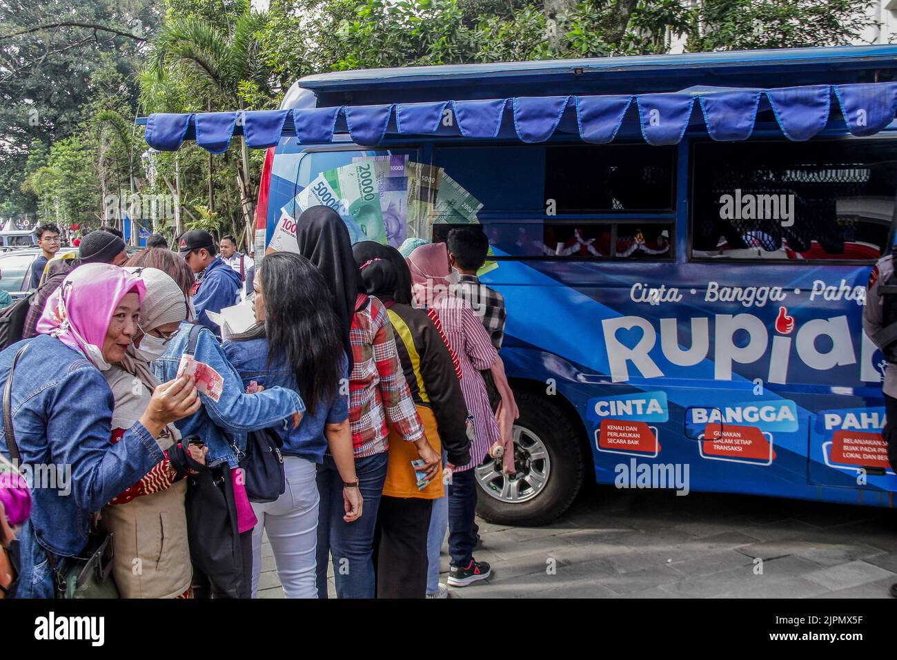 Bandung, Indonesia. 19th Aug, 2022. People queue up for new Indonesian ...