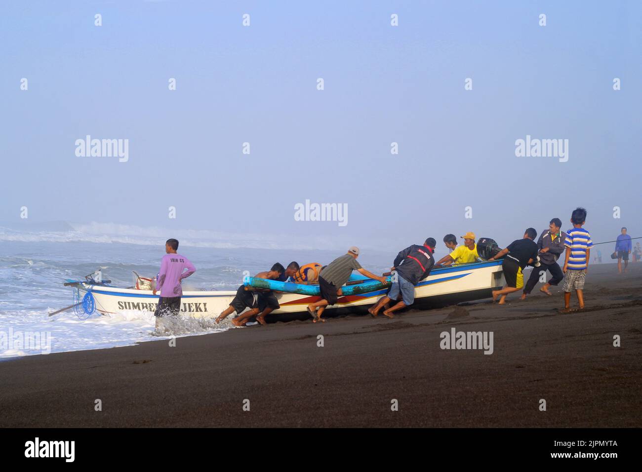 Helping people hi-res stock photography and images - Alamy