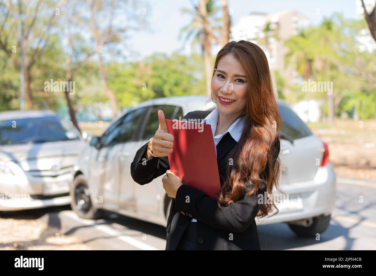 Woman standing in front of car angry hi-res stock photography and ...