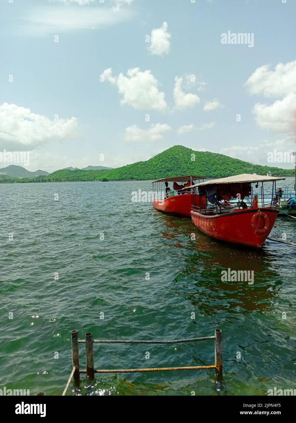 India boating and scenery hi-res stock photography and images - Alamy