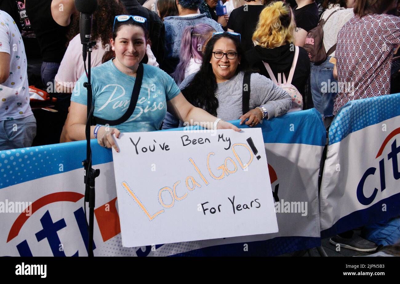 Panic! at the disco fans hi-res stock photography and images - Alamy