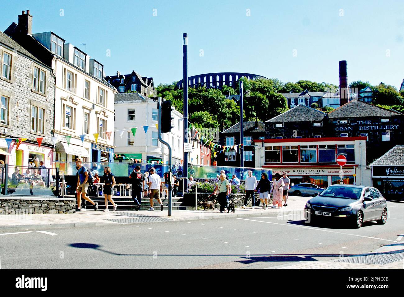 Oban town centre hi-res stock photography and images - Alamy