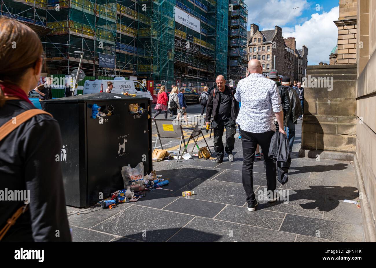 Edinburgh, Scotland, UK, 19th August 2022. Overflowing litter bins ...