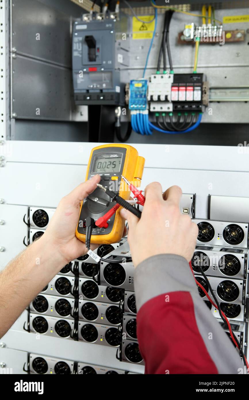 Electical relay switch hi-res stock photography and images - Alamy