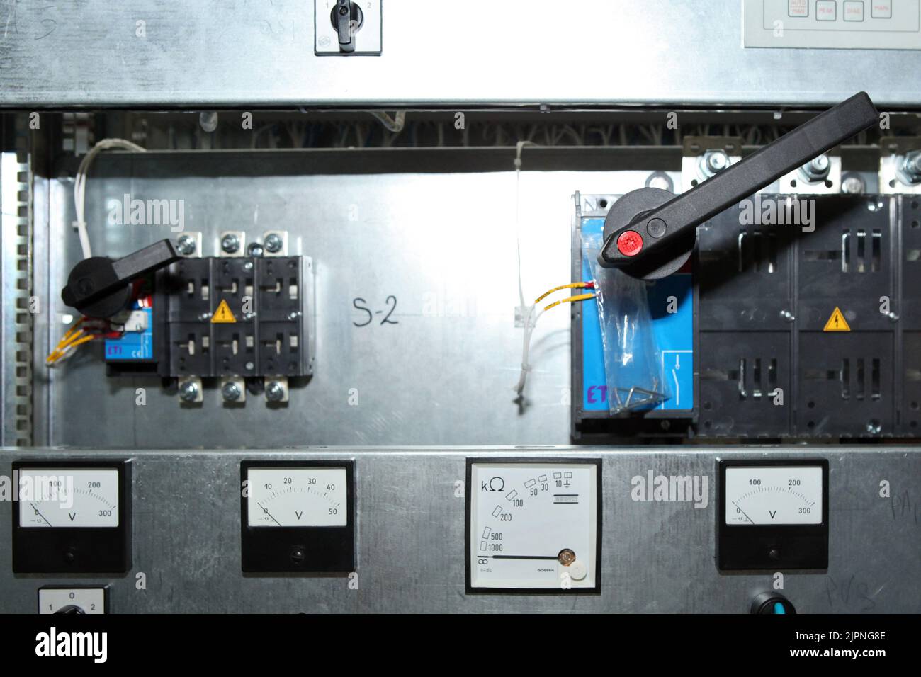 Electical relay switch hi-res stock photography and images - Alamy